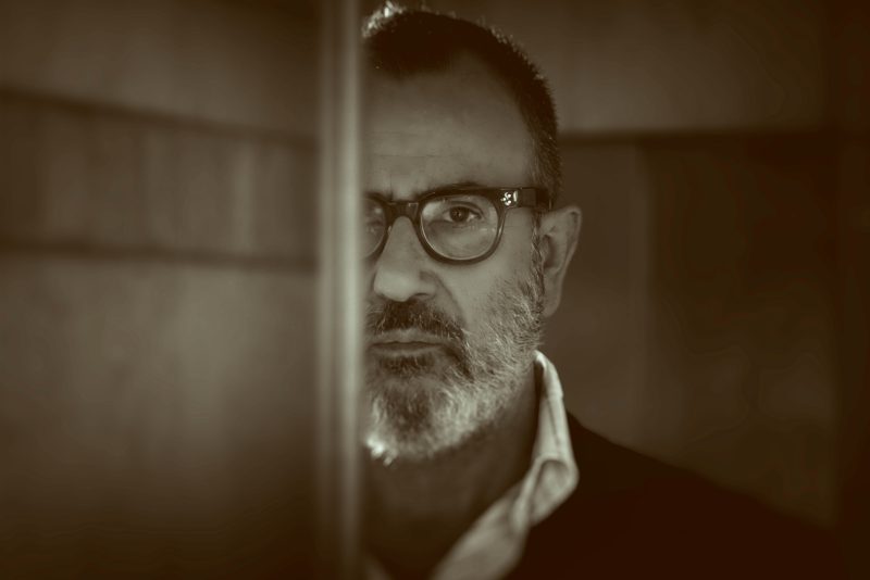 Ο Τόλης Φασόης και οι Sharp Ties | fragilemag.gr