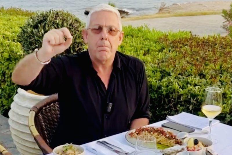 Τάσος Δούσης - Η πείνα ενός influencer | (Video) | Fragilemag.gr